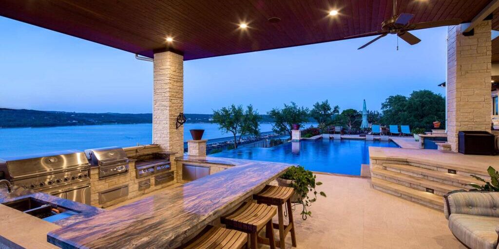 How to Find Lake Forest Homes with Outdoor Kitchens - The Malakai ...