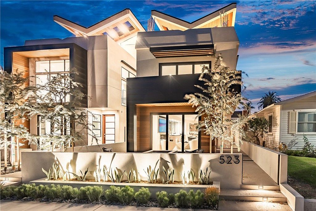 Condo vs. Single-Family Homes in Huntington Harbor, Huntington Beach ...